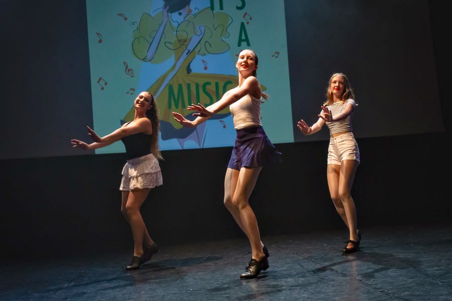 It’s A Musical 1071 | Justine Garner Dance School